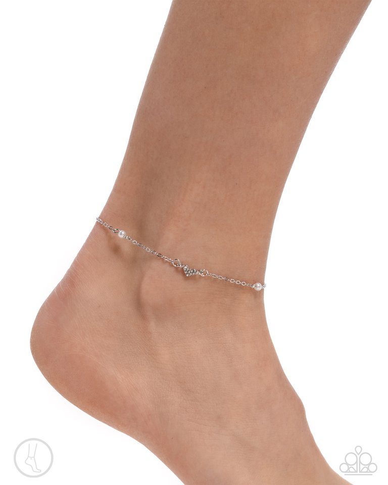 Paparazzi Bracelet ~ Ladylike Loop - White – Paparazzi Jewelry | Online ...