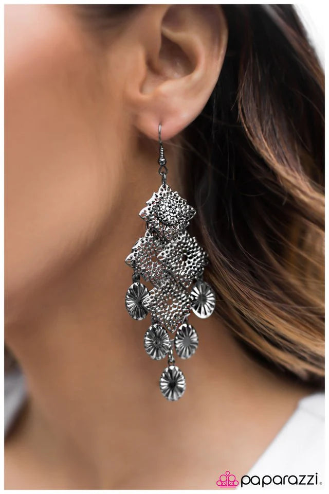 Paparazzi Earring ~ Lets Make Fireworks - Black – Paparazzi Jewelry ...