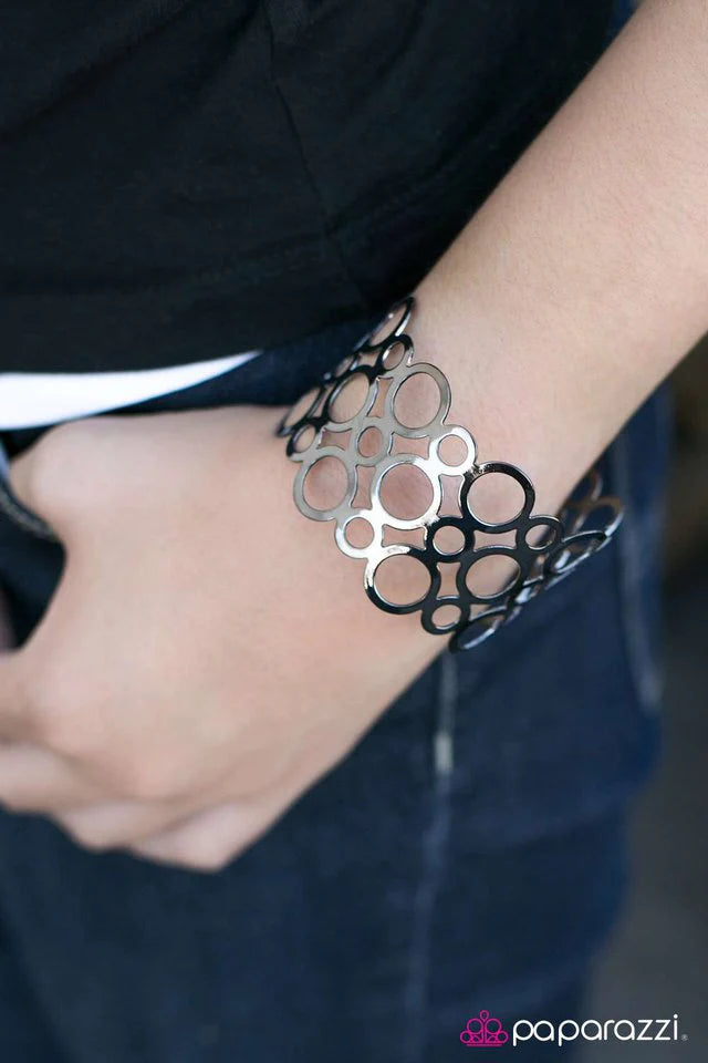 Paparazzi Bracelet ~ Circle Back Around - Black – Paparazzi Jewelry ...