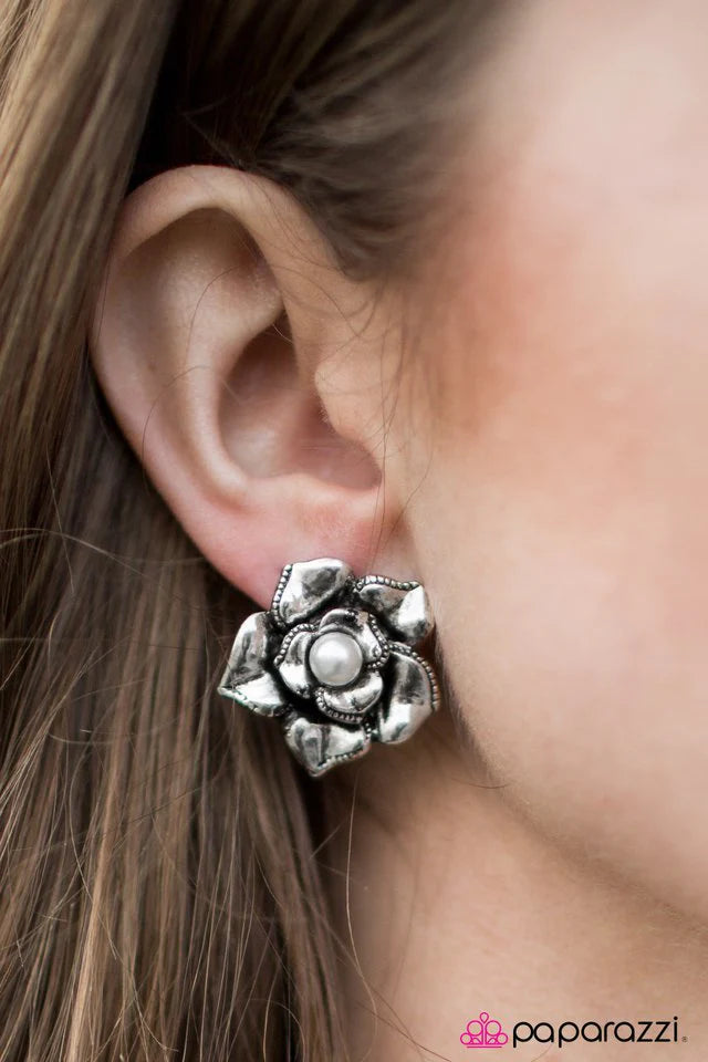 Paparazzi Earring ~ Lets Get Things GROWING - White – Paparazzi Jewelry ...
