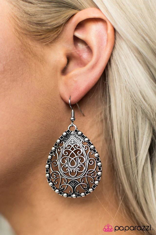 Paparazzi Earring ~ TEAR Em Up! - Silver – Paparazzi Jewelry | Online ...