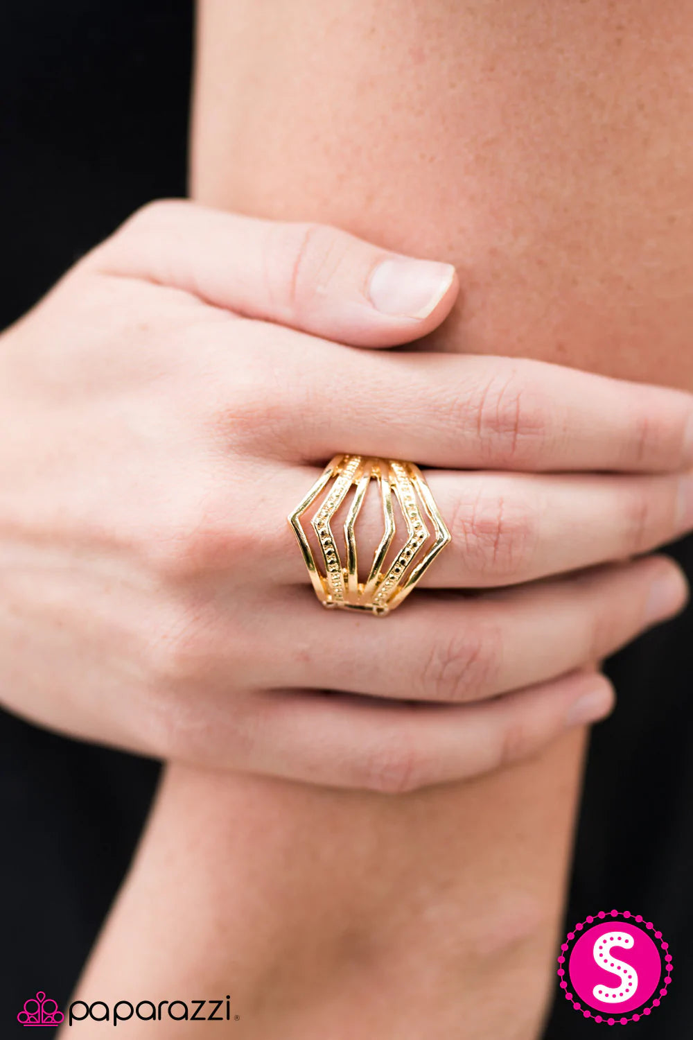 Paparazzi Ring ~ Vantage Point - Gold – Paparazzi Jewelry | Online ...