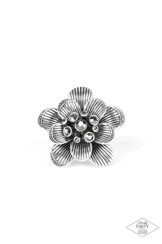 Paparazzi Ring ~ Petal Pusher - Silver – Paparazzi Jewelry | Online ...